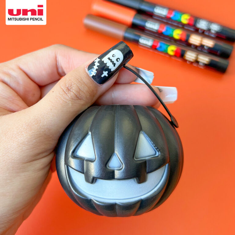 แต่งเล็บแฟนซีต้อนรับงานปาร์ตี้สำหรับคืน Halloween by POSCA | UNI THAILAND